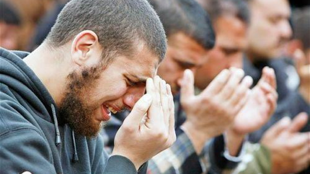 7 Kepentingan Berselawat Setiap Hari Ramai Terlepas Pandang | Zayan