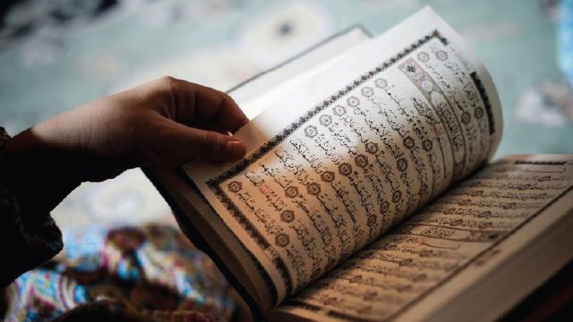 Fadhilat Bacaan Surah Yassin | Zayan